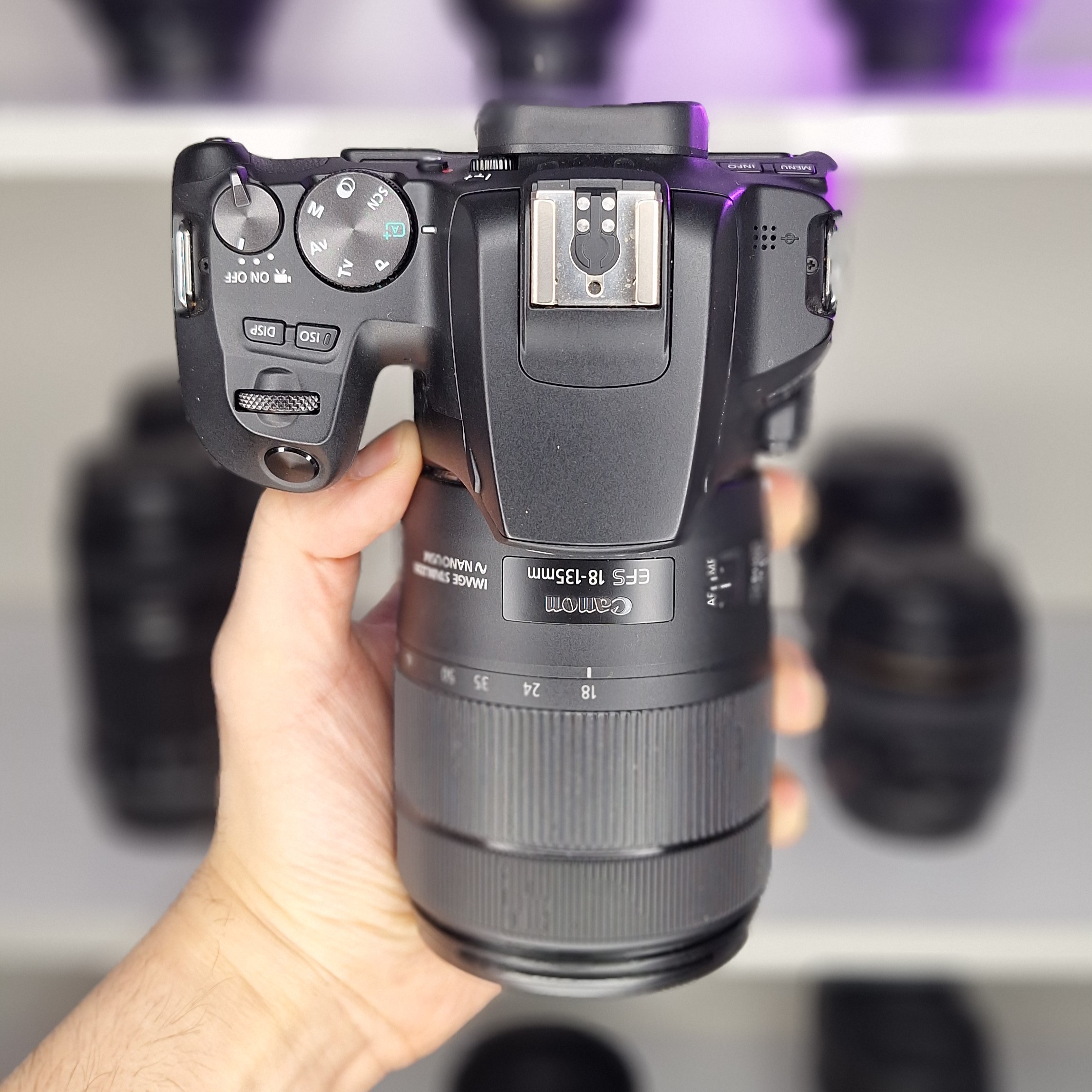 دوربین Canon 250D دست دوم همراه لنز 55-18 میلی متر | سرزمین دوربین